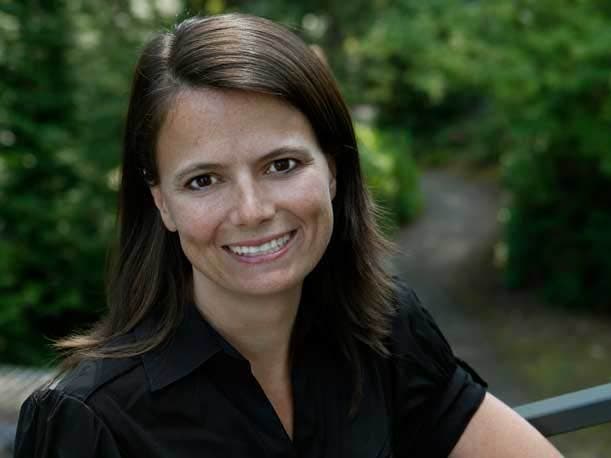 Microsoft Q2 2025 Earnings: CFO Blames Azure ‘Challenges’ On Partner ...